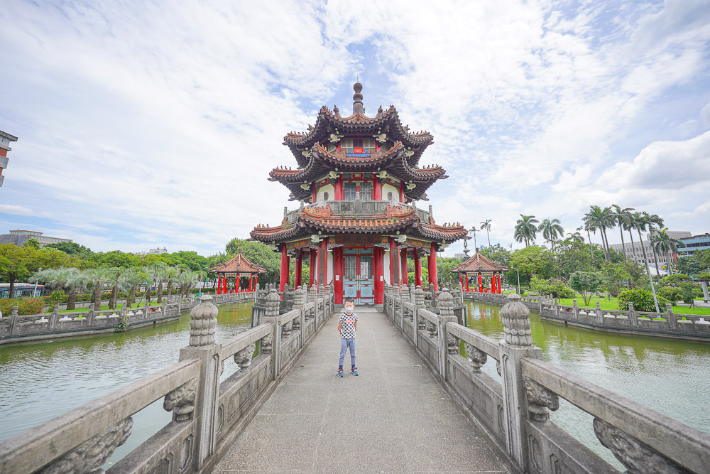 台北景點》228和平公園歷史巡禮，二二八和平紀念碑、二二八紀念館、兒童遊戲區 @小腹婆大世界