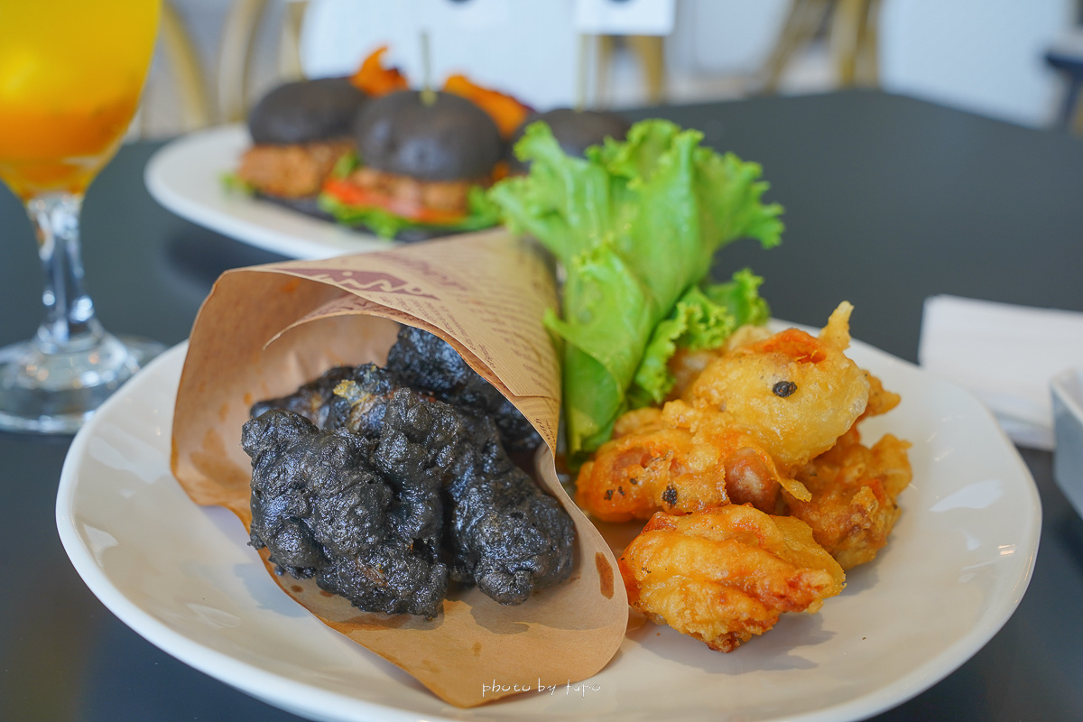 宜蘭新景點》宜蘭黑RURU CAFE，超萌笑笑羊下午茶咖啡廳(菜單價位) @小腹婆大世界