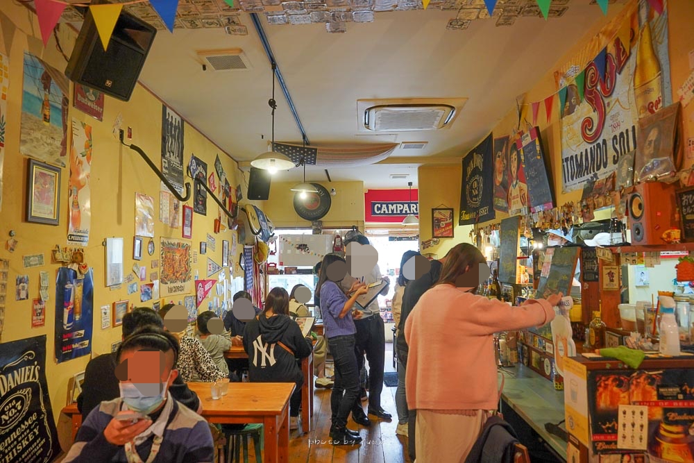 沖繩國際通美食》Zooton’s 漢堡首里店，微笑酪梨多汁漢堡肉，菜單價位 @小腹婆大世界