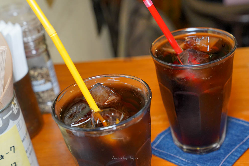沖繩國際通美食》Zooton’s 漢堡首里店，微笑酪梨多汁漢堡肉，菜單價位 @小腹婆大世界
