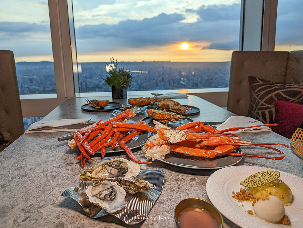 台北最高景觀Buffet「饗 A Joy」吃到飽這幾樣必吃！烤帝王蟹.龍蝦.干貝.海膽手捲.龍蝦粥.和牛壽司 @小腹婆大世界