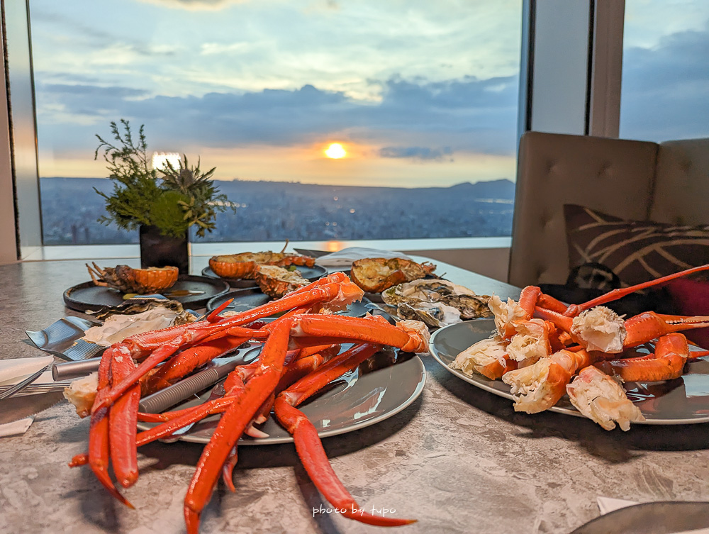 台北最高景觀Buffet「饗 A Joy」吃到飽這幾樣必吃！烤帝王蟹.龍蝦.干貝.海膽手捲.龍蝦粥.和牛壽司 @小腹婆大世界