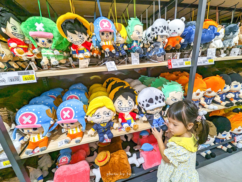 嘉義買娃娃「KHTOY絨毛玩偶旗艦館」全台最大娃娃專賣店，娃娃台版costco、免費親子遊戲區開放時間 @小腹婆大世界