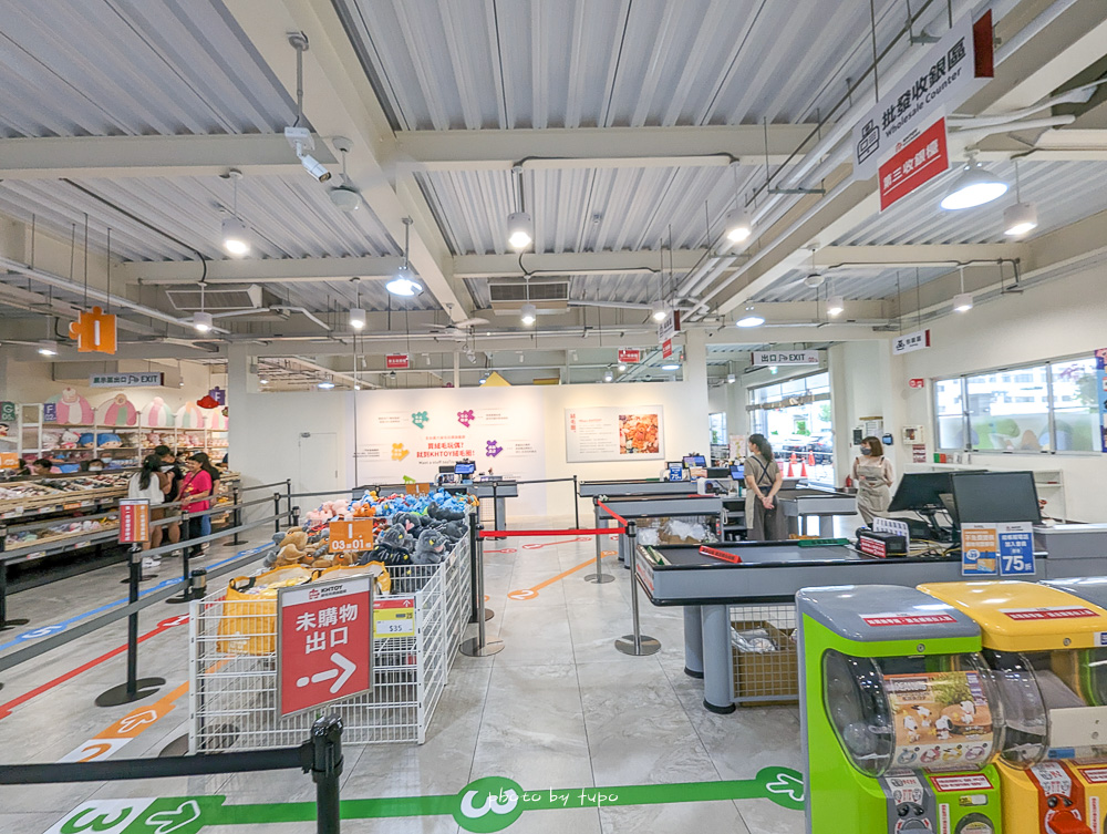 嘉義買娃娃「KHTOY絨毛玩偶旗艦館」全台最大娃娃專賣店，娃娃台版costco、免費親子遊戲區開放時間 @小腹婆大世界