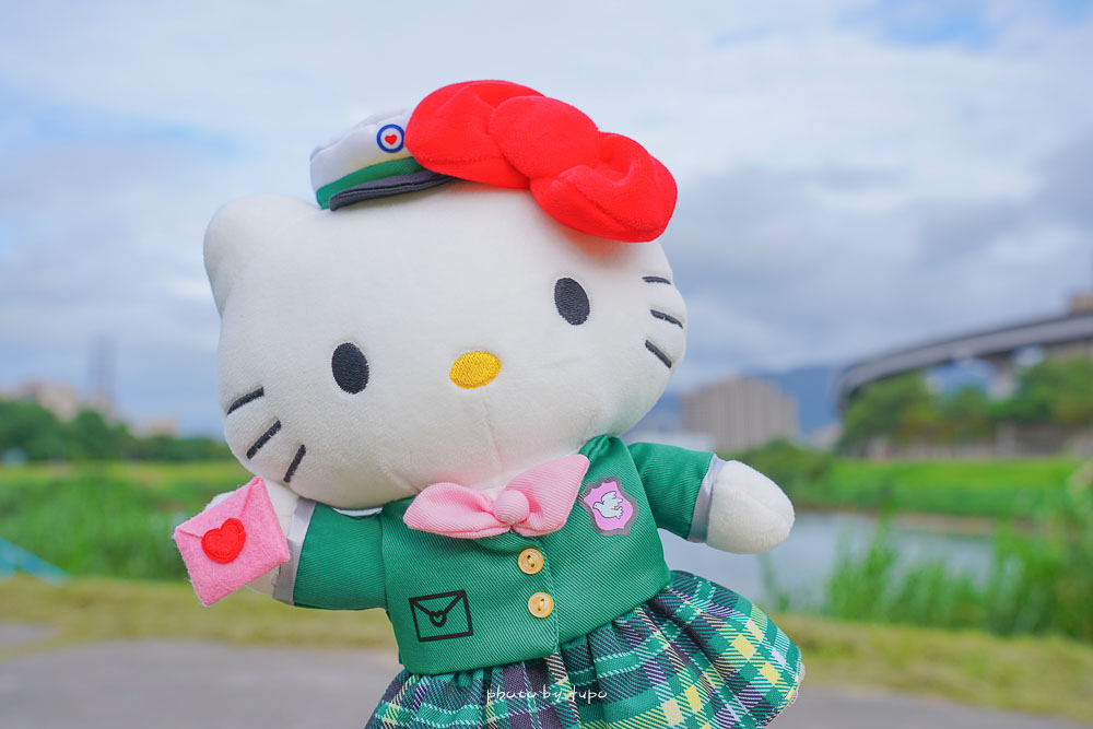 超萌！中華郵政商城限量商品「Hello Kitty大禮盒」 Kitty郵差和限定車車超可愛，必買清單推薦，聖誕節交換禮物 @小腹婆大世界